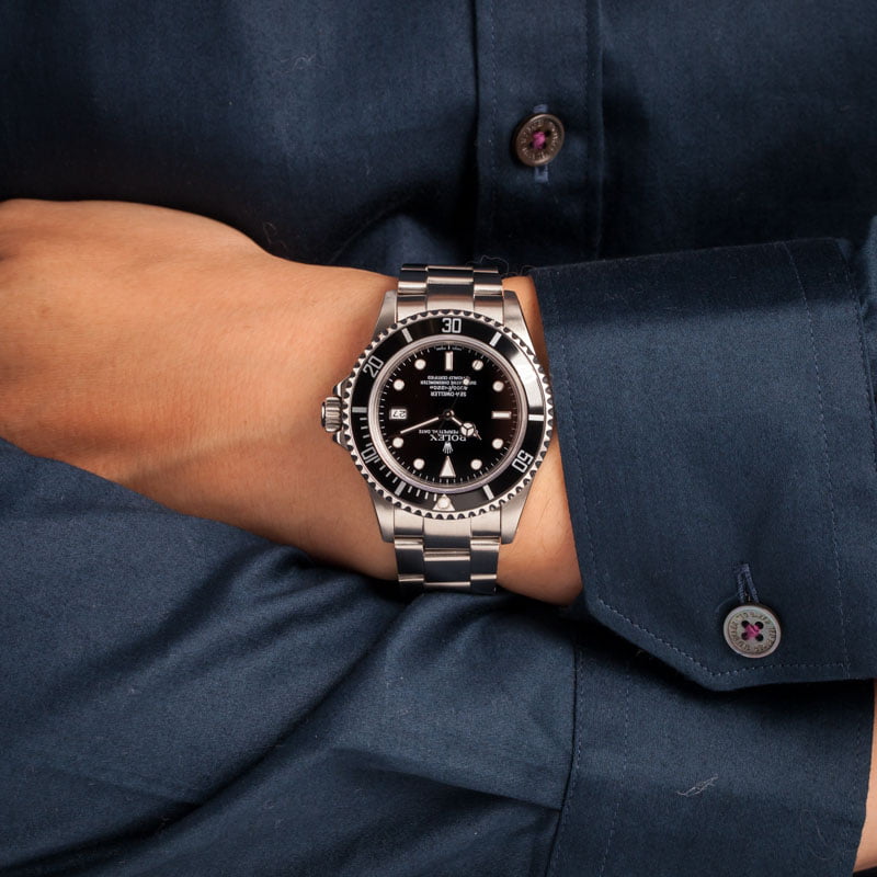 Buy Used Rolex Sea-Dweller 16660 | Bob's Watches - Sku: 157876