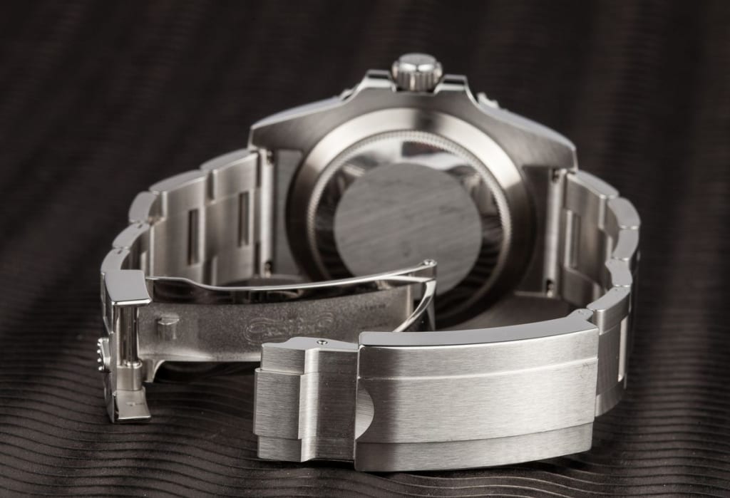 Rolex 116610LV Hulk Submariner Reference Guide | Bob's Watches