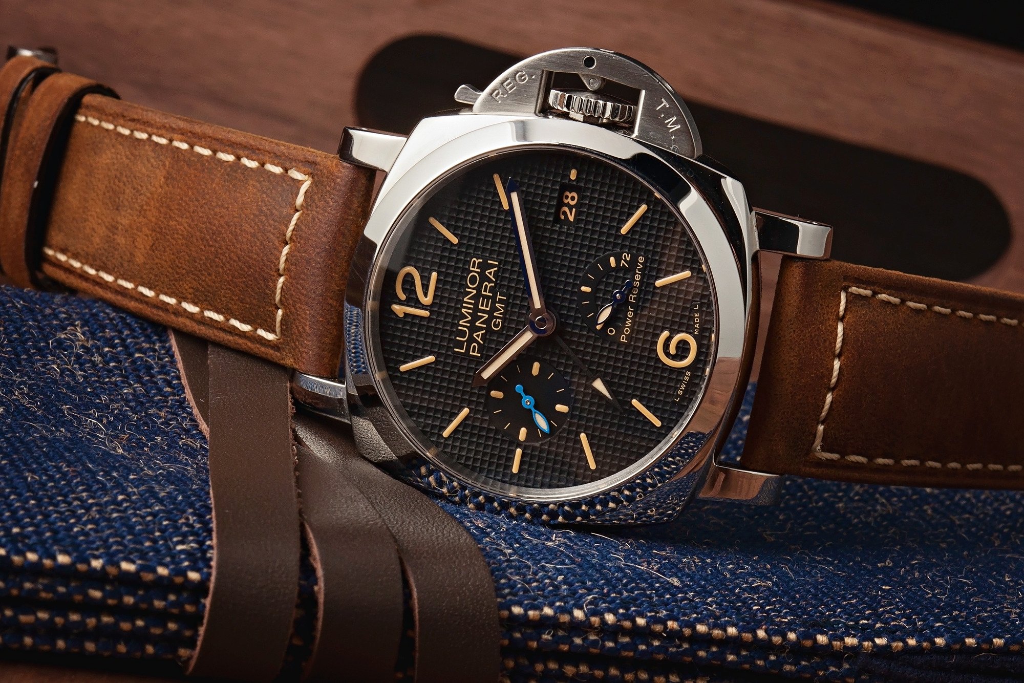 Panerai 42mm Ultimate Buying Guide | Bob's Watches