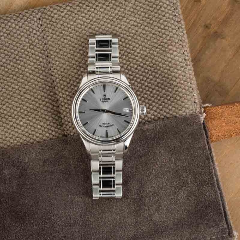 Buy Used Tudor Style 12300 | Bob's Watches - Sku: 170870